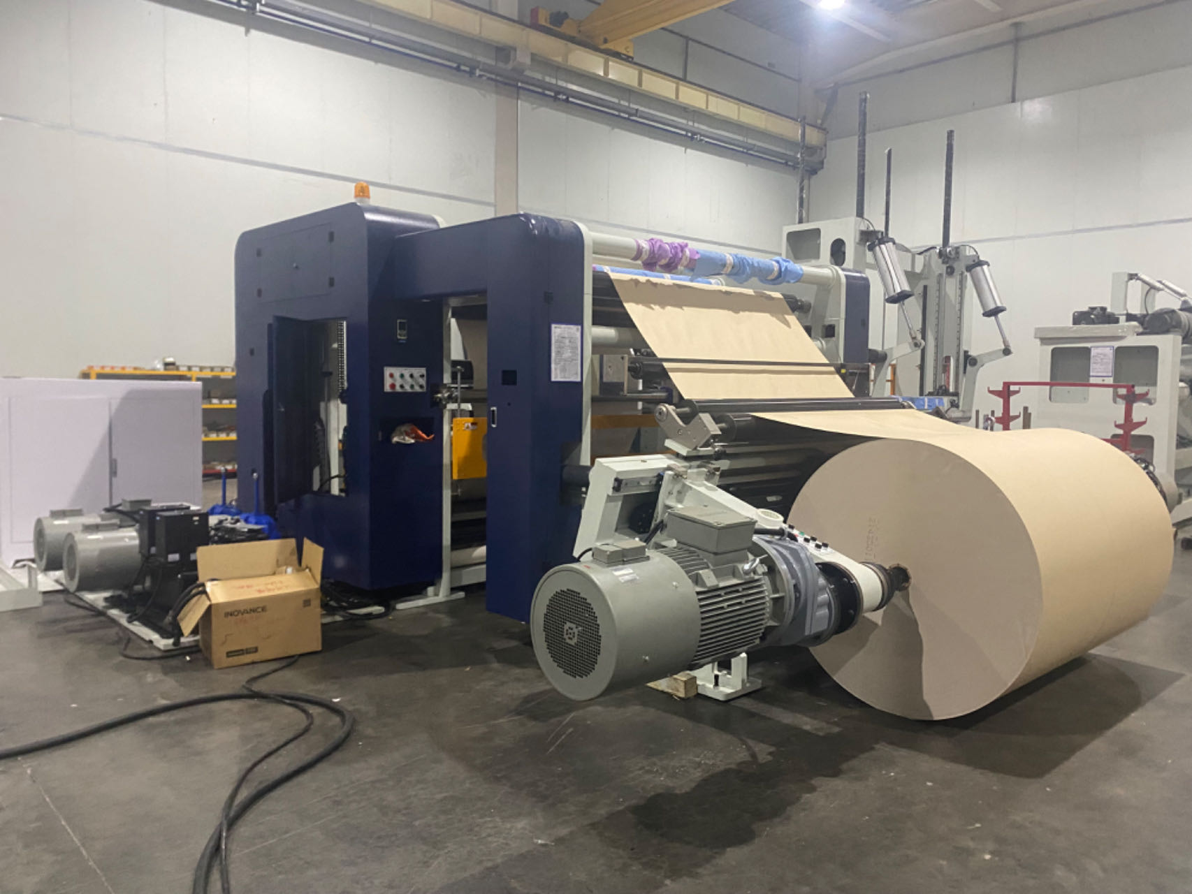 Central drum type slitter rewinder machine | Jumbo paper roll slitting ...